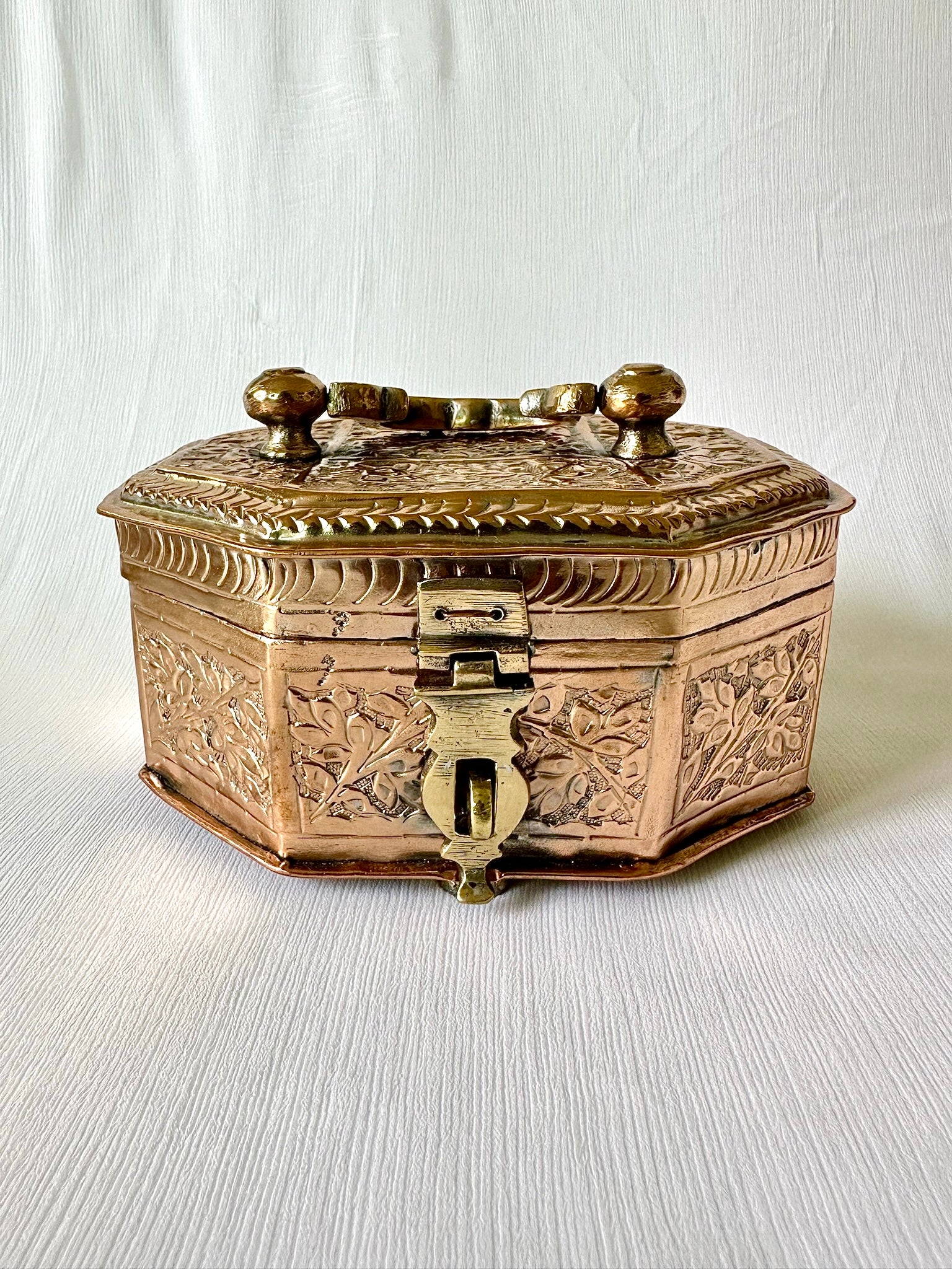 Antique Indian Copper Paandaan – Maeraas